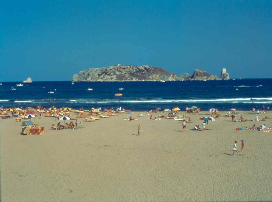 L'Estartit main beach